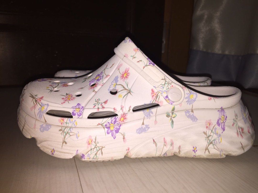 Skechers Croc, Women's Fashion, Footwear, Sandals on Carousell