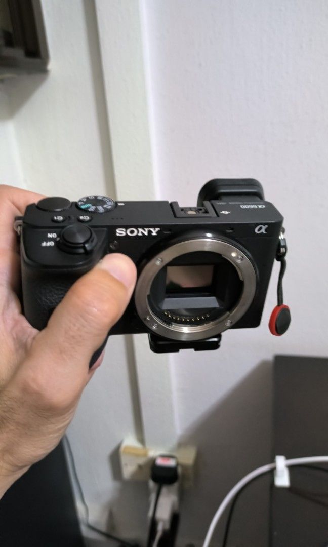 Sony Alpha A6600 body, Photography, Cameras on Carousell