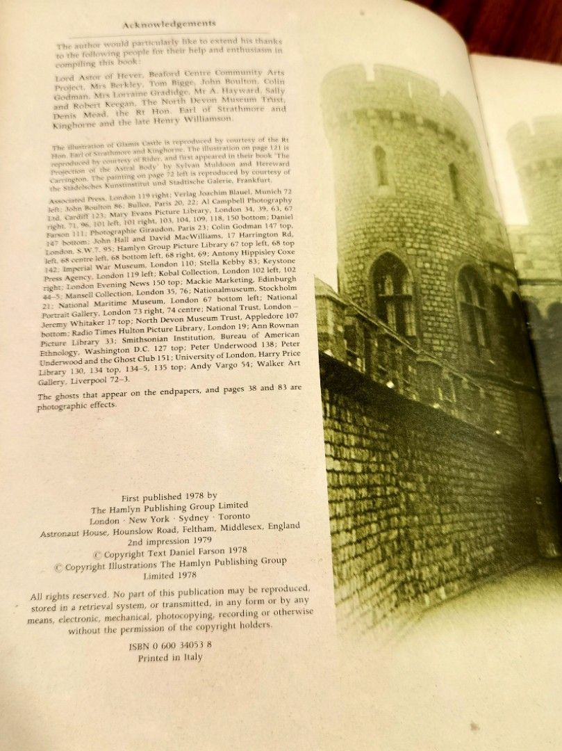 The Hamlyn Book Of Ghosts In Fact And Fiction By Daniel Farson Vintage ...