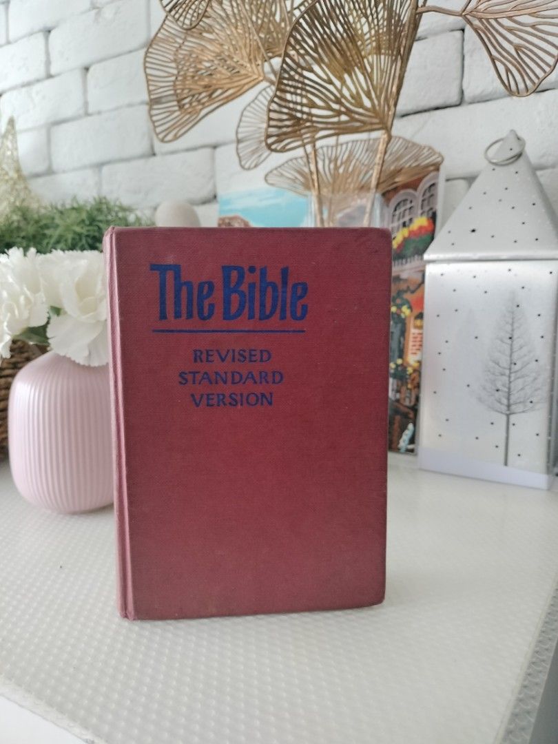 The Holy Bible: revised standard version, Hobbies & Toys, Books ...