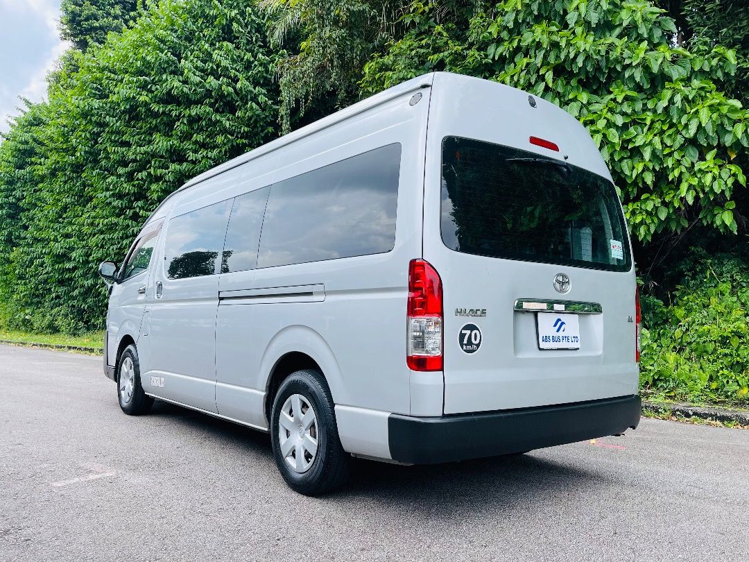 Toyota Hiace Commuter 3.0A GL 3.0 GL Auto, Cars, Commercial Vehicles ...