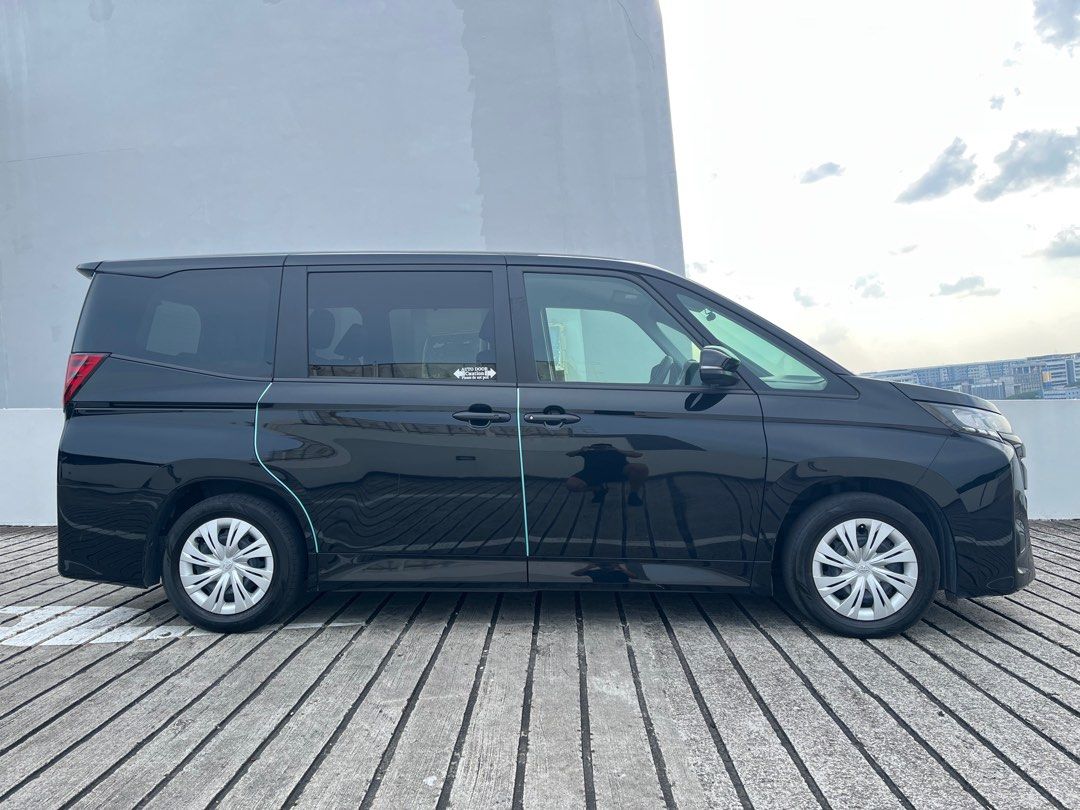 Toyota Noah 1.8A X Auto, Cars, Used Cars on Carousell