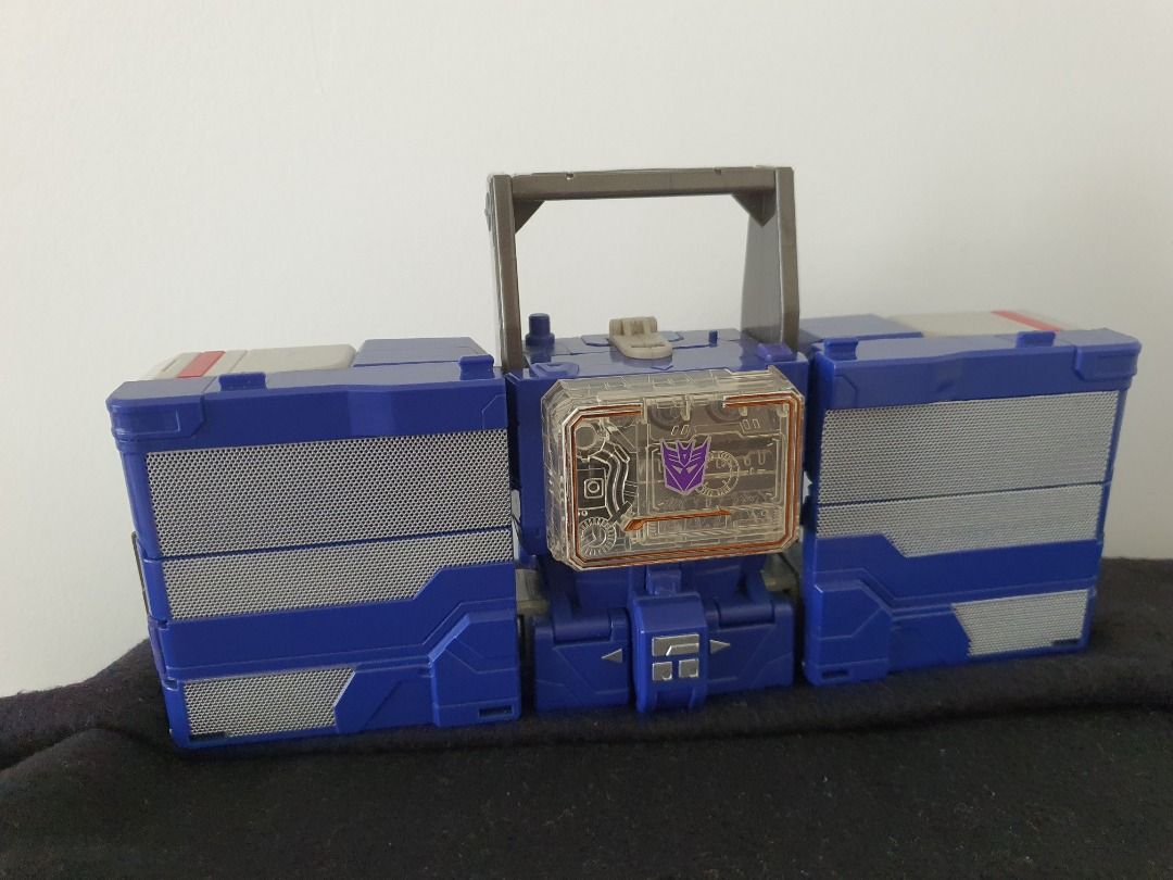 Transformers Generations Titans Return Leader Class Soundwave, Hobbies ...