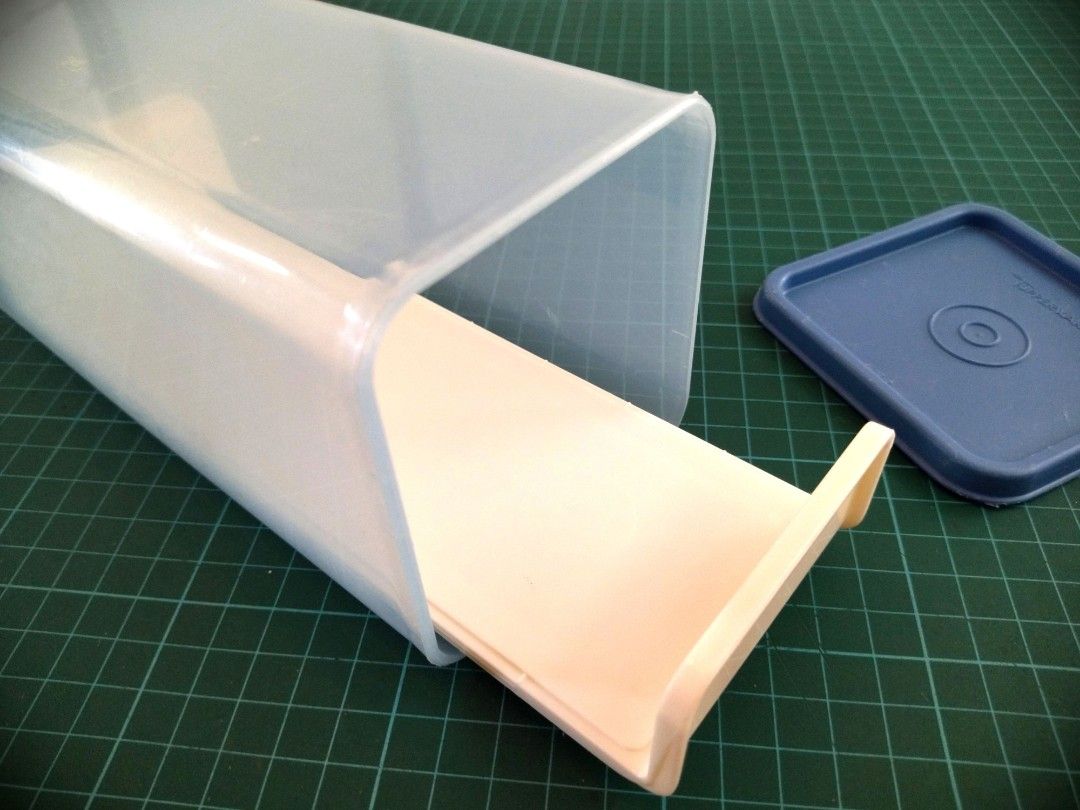 Tupperware for Cake, Food & Drinks, Homemade Bakes on Carousell