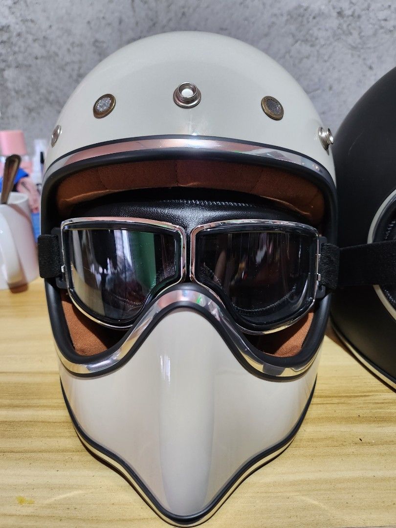 Vrm Royal Tracker Classic Helmet on Carousell