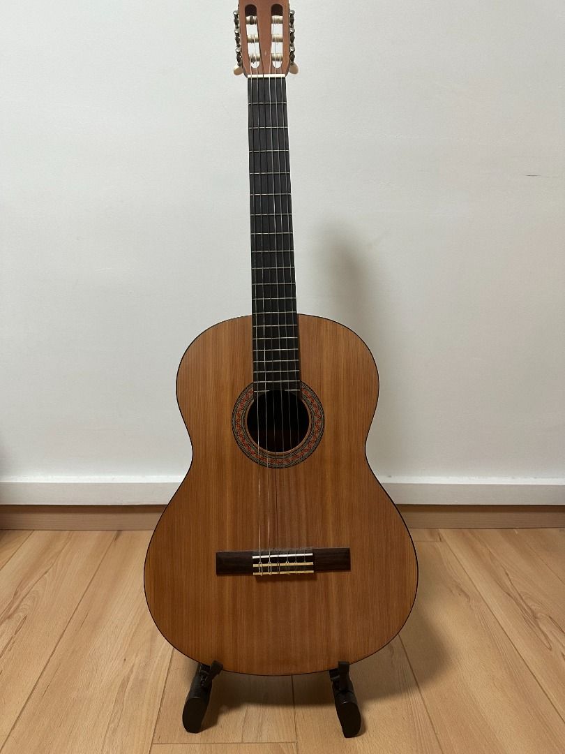 Yamaha C40M Guitar, Hobbies & Toys, Music & Media, Musical Instruments on Carousell