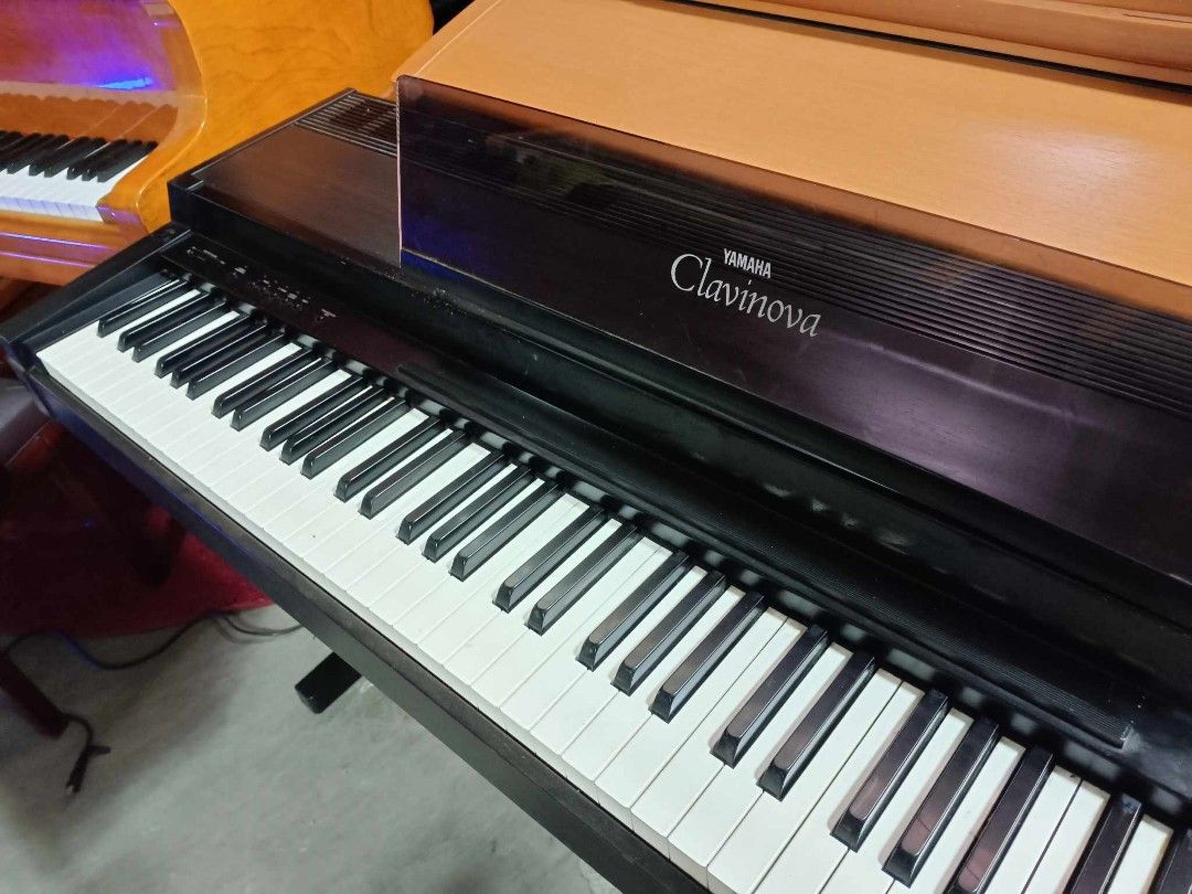 Yamaha Clavinova CLP300 Digital Piano, Hobbies & Toys, Music & Media ...