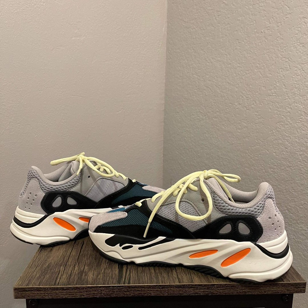 Yeezy 700 Wave Runner, Men's Fashion, Footwear, Sneakers on Carousell