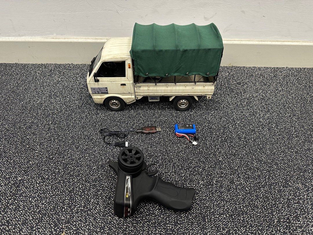 1/10 RC Suzuki Carry truck (WPL D12), Hobbies & Toys, Toys & Games on ...