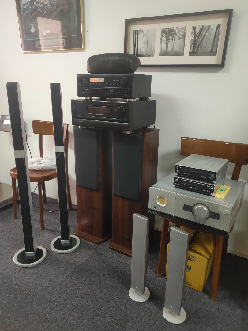 1 lot Clearance sales - Entertainment system (Amplifiers, speakers, VCD ...