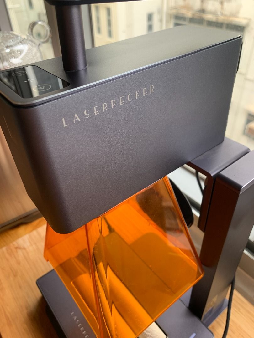 99% new LaserPecker 2 LP2 專業版 鐳射雕刻機, 電腦＆科技, 打印機及影印機 - Carousell