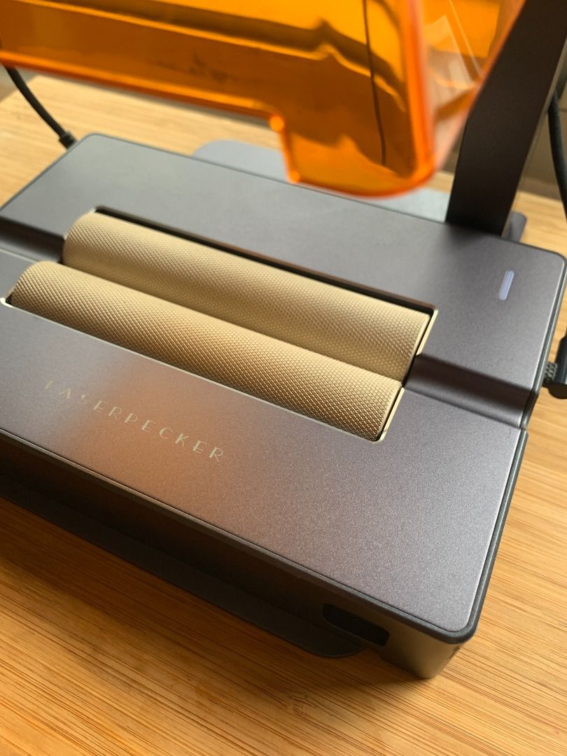 99% new LaserPecker 2 LP2 專業版 鐳射雕刻機, 電腦＆科技, 打印機及影印機 - Carousell