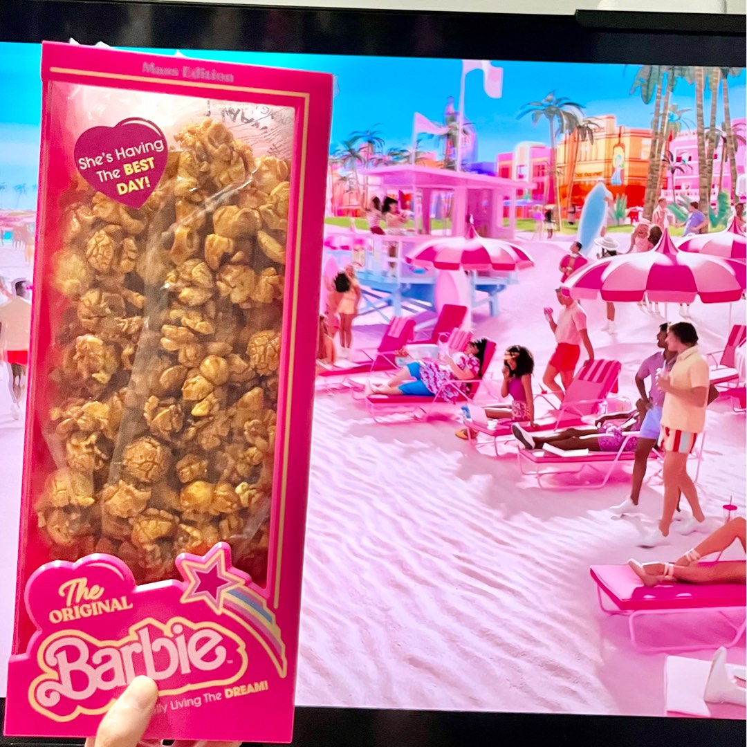 預購 Barbie popcorn bucket 爆谷筒, 傢俬＆家居, 廚具和餐具, 炊具及配件 - Carousell