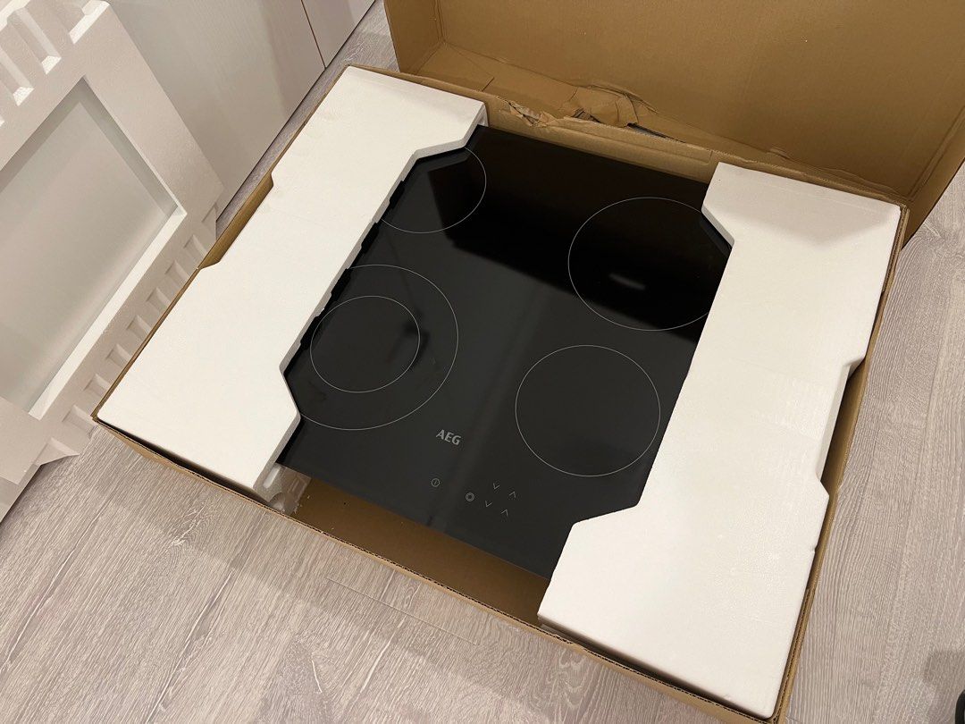 AEG ceramic hob 嵌入式四頭電爐 HK624010FB, 家庭電器, 廚房電器, 抽油煙機及爐頭 - Carousell