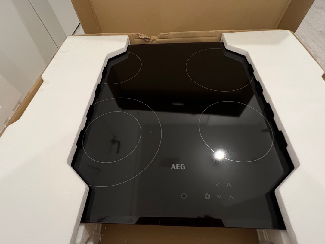 AEG ceramic hob 嵌入式四頭電爐 HK624010FB, 家庭電器, 廚房電器, 抽油煙機及爐頭 - Carousell