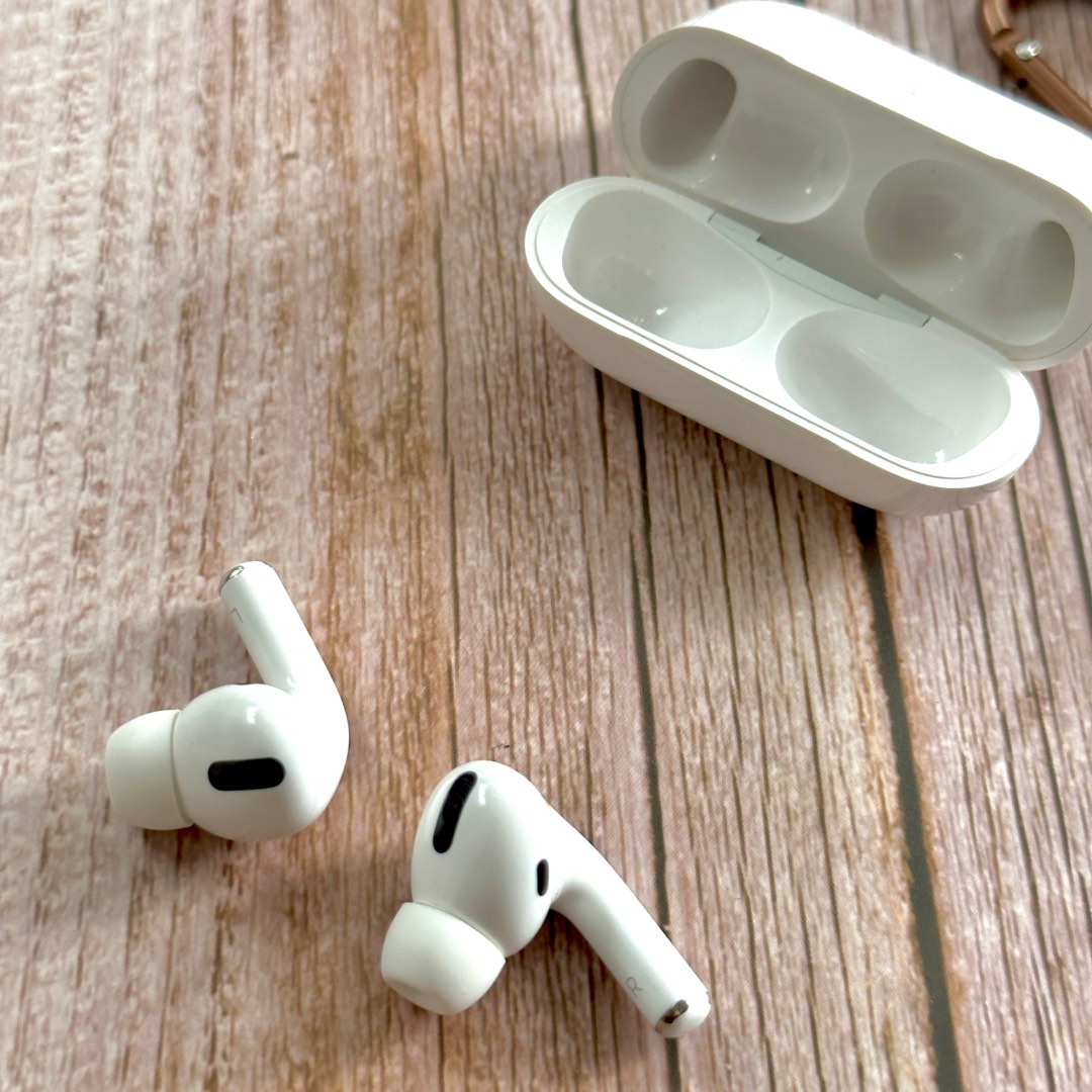 Apple Airpods Pro 1st Gen, Audio, Earphones on Carousell
