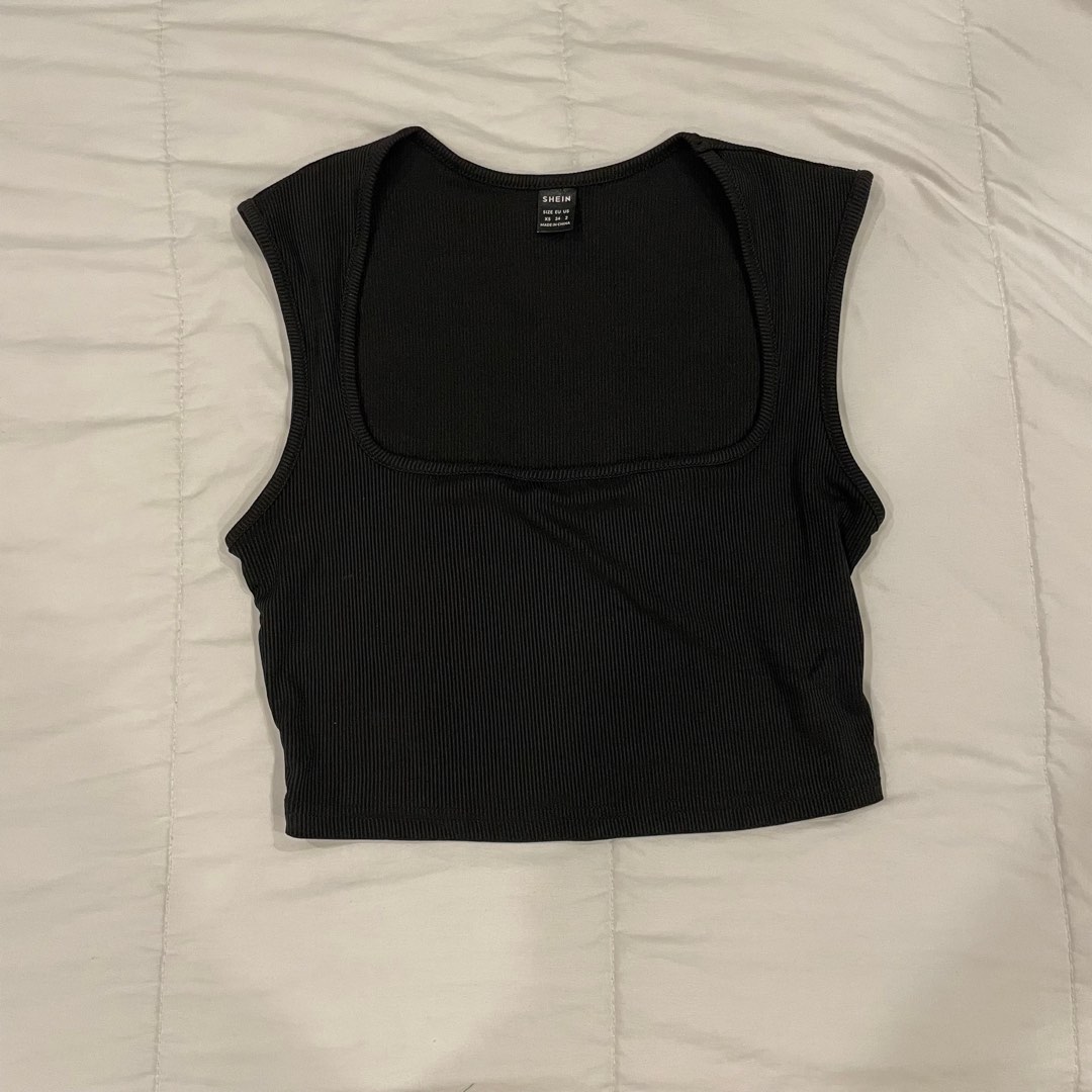 Black square neck crop top, Women's Fashion, Tops, Sleeveless on Carousell
