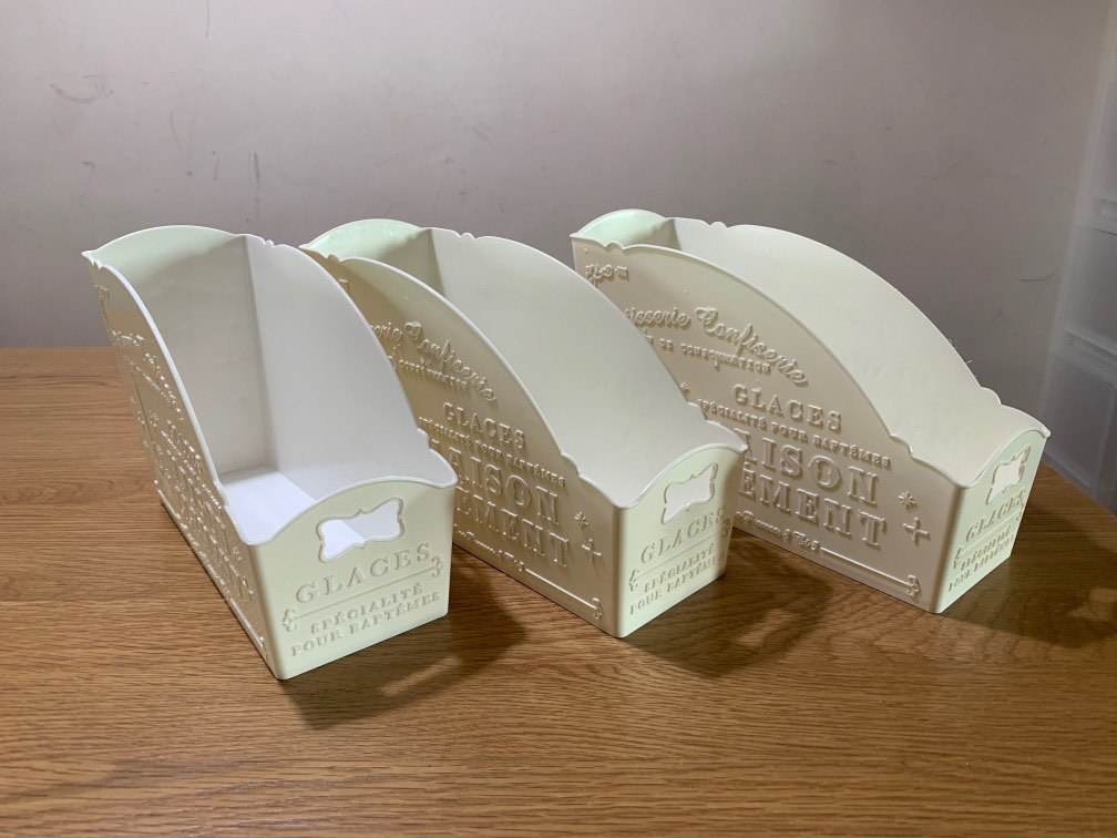 (#Blessing) Daiso Book Holders (x 3), Furniture & Home Living, Home ...