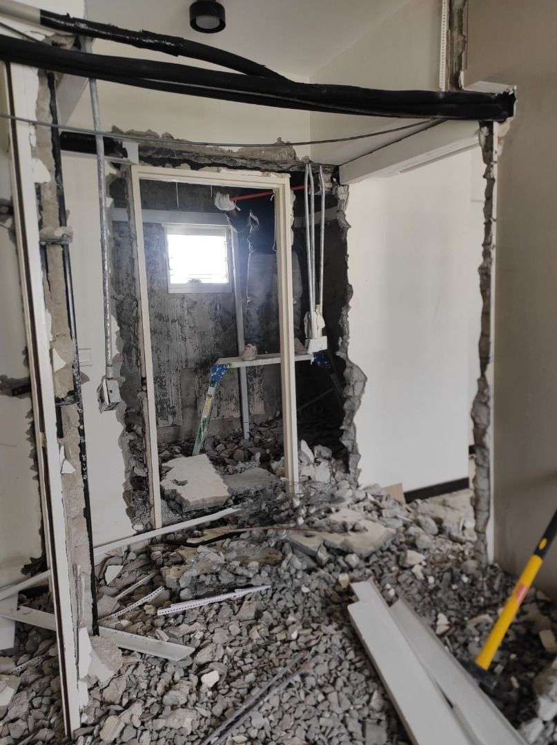 Brick wall Hack/Brick wall Build/Plastering/Painting/Direct Contractor ...