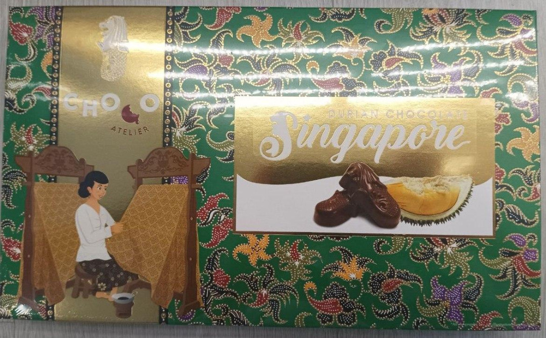 Choco Atelier Singapore Merlion Chocolate, Food & Drinks, Packaged ...