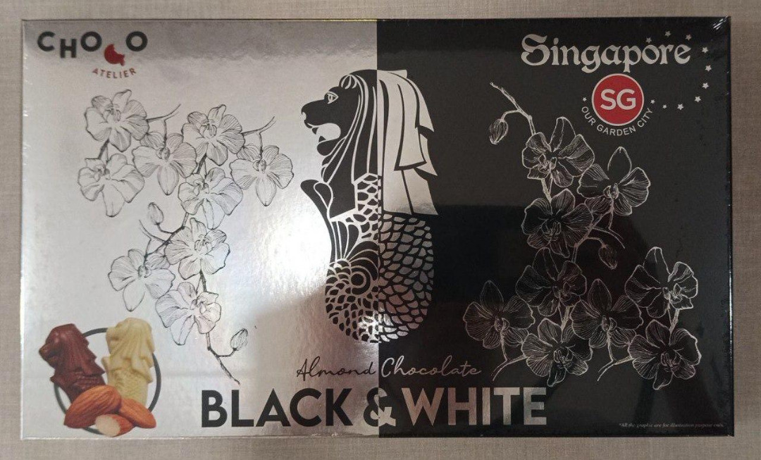 Choco Atelier Singapore Merlion Almond Chocolate Black & White, Food ...