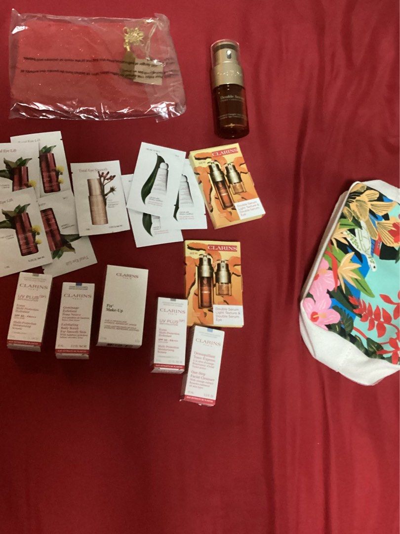 Clarins skincare combo with Pouches / Smartpac DELIVERY INCLUDED ...