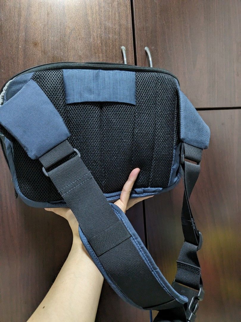 Crumpler Quick Escape Sling M camera bag, Photography, Photography ...