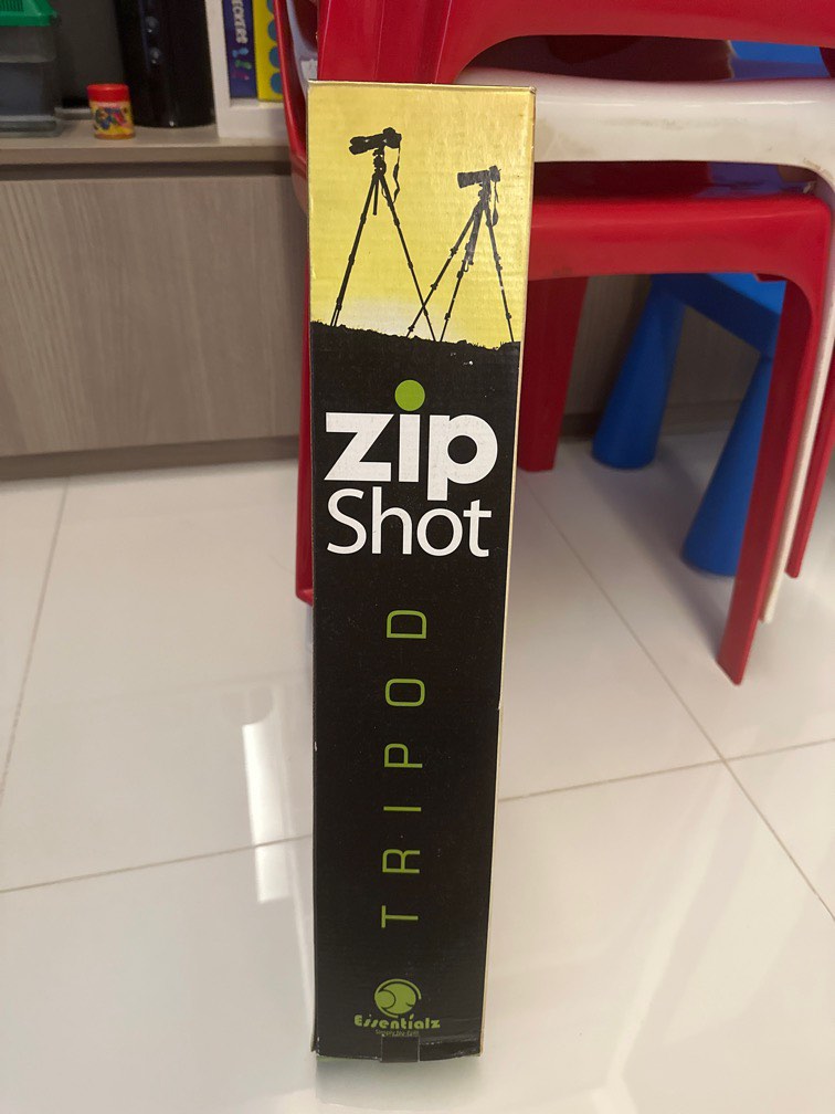 Essentialz Zipshot Tripod, Photography, Photography Accessories, Tripods & Monopods on Carousell