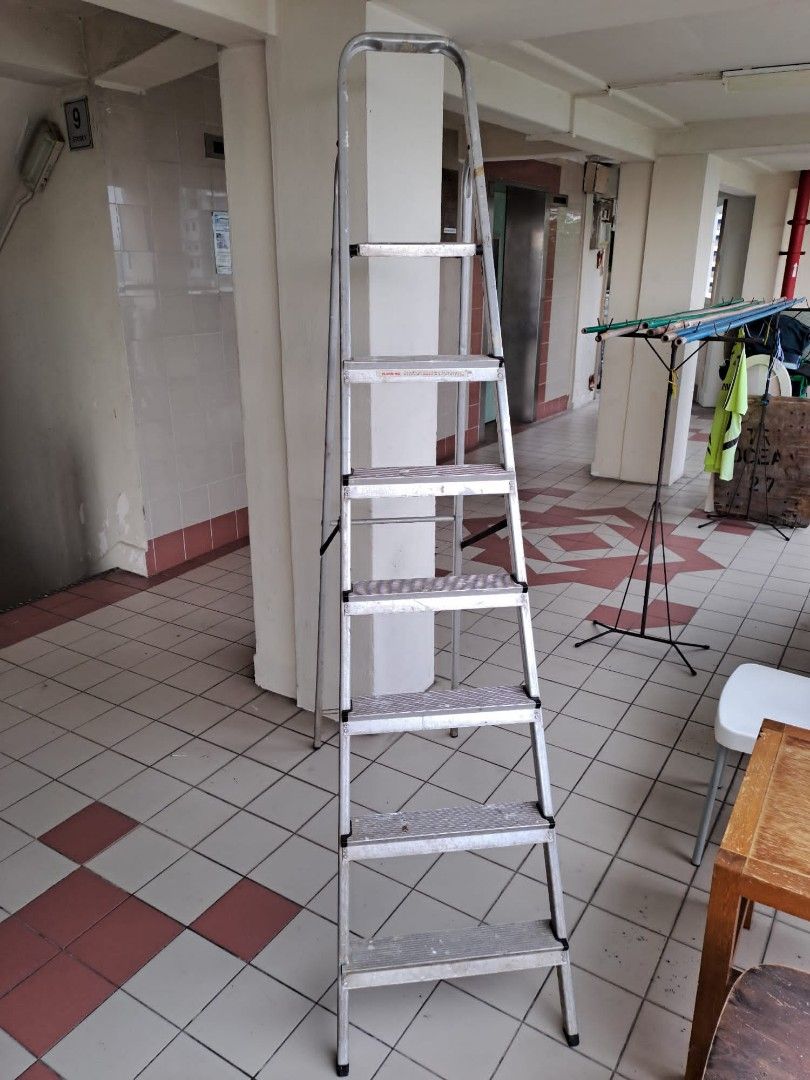 Free Delivery Ladder, Furniture & Home Living, Home Improvement ...