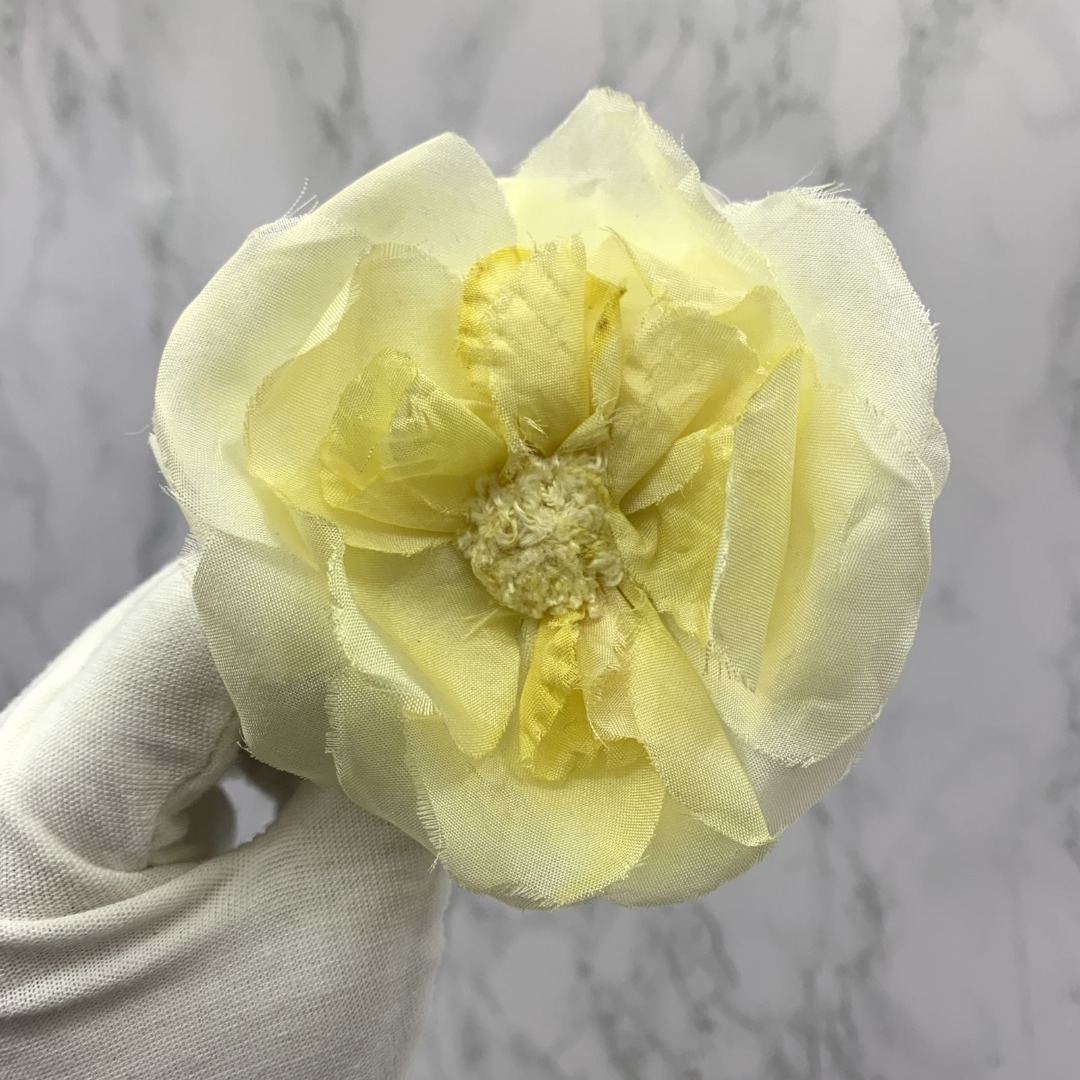 GUCCI YELLOW FLOWER BROOCH 237021729 WE, Luxury, Accessories on Carousell