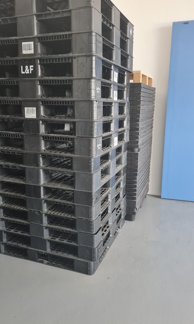 Heavy duty plastic open pallets, Furniture & Home Living, Home ...