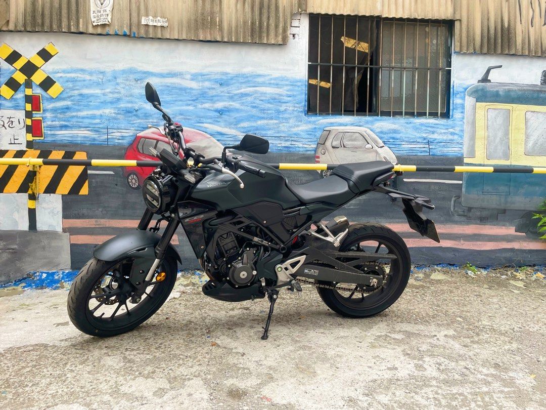 HONDA CB300R 有擋顯/滑離 台本車, 機車, 重機在旋轉拍賣