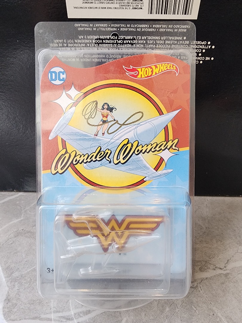 Hot Wheels Wonder Woman Invisible JEt, Hobbies & Toys, Toys & Games on ...