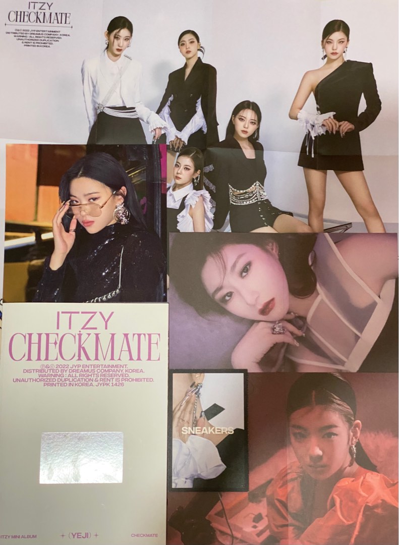itzy checkmate yeji version, Hobbies & Toys, Memorabilia & Collectibles ...