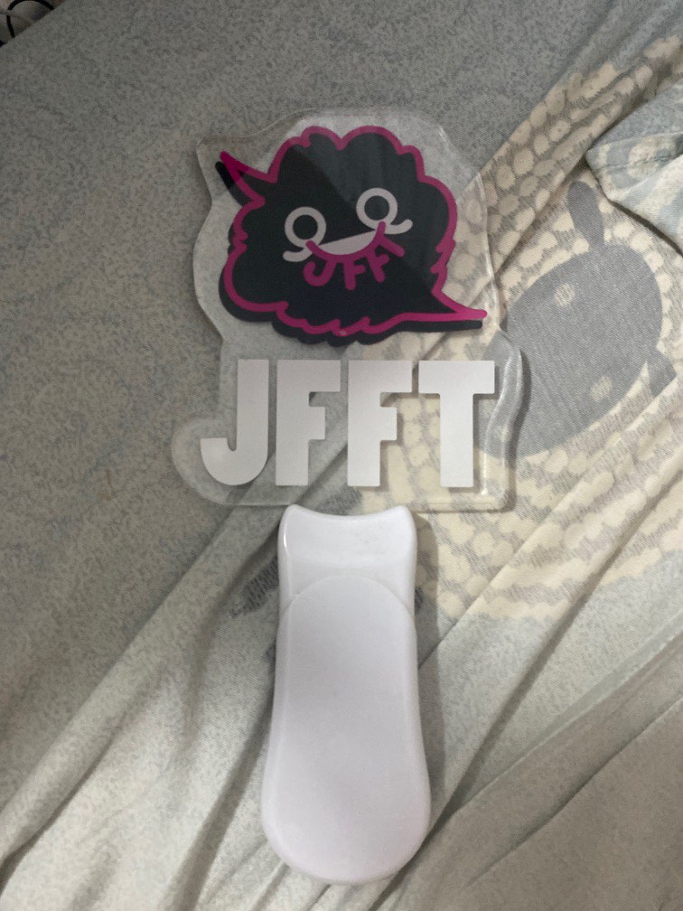 JFFT 絕版應援手燈, 興趣及遊戲, 收藏品及紀念品, 明星周邊 - Carousell