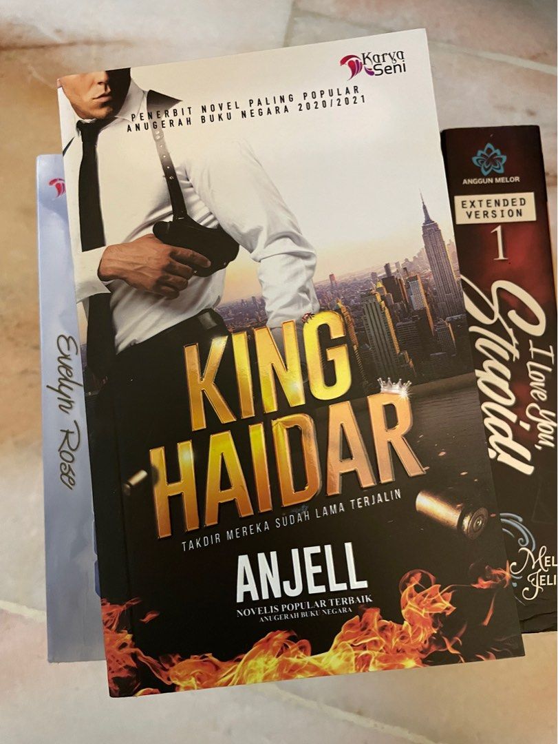 King Haidar - 13 jam a380 - Aku monster Sara Aisha - Evelyn Rose - Anjell, Hobbies & Toys, Books ...