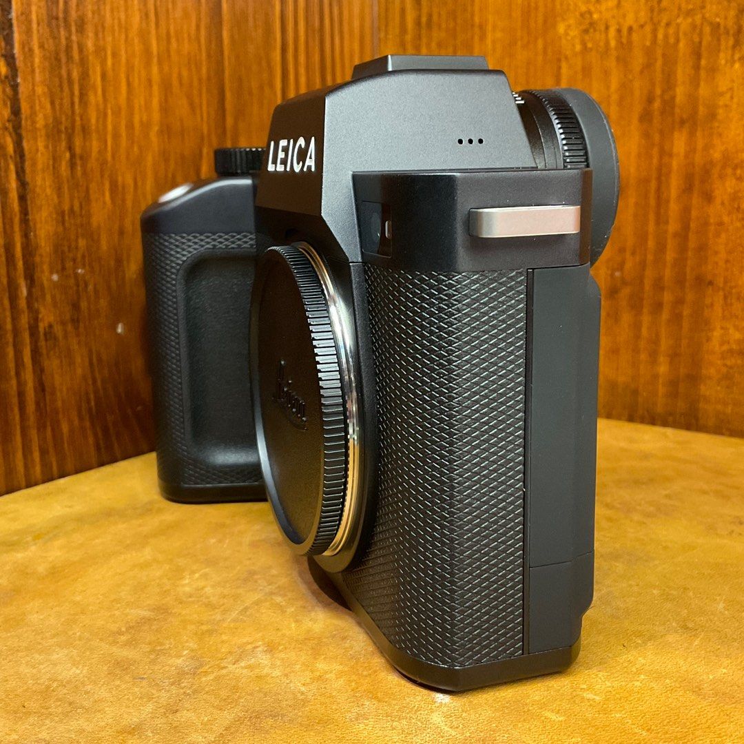 Leica SL2 (5580329-C) With Box, Photography, Cameras on Carousell