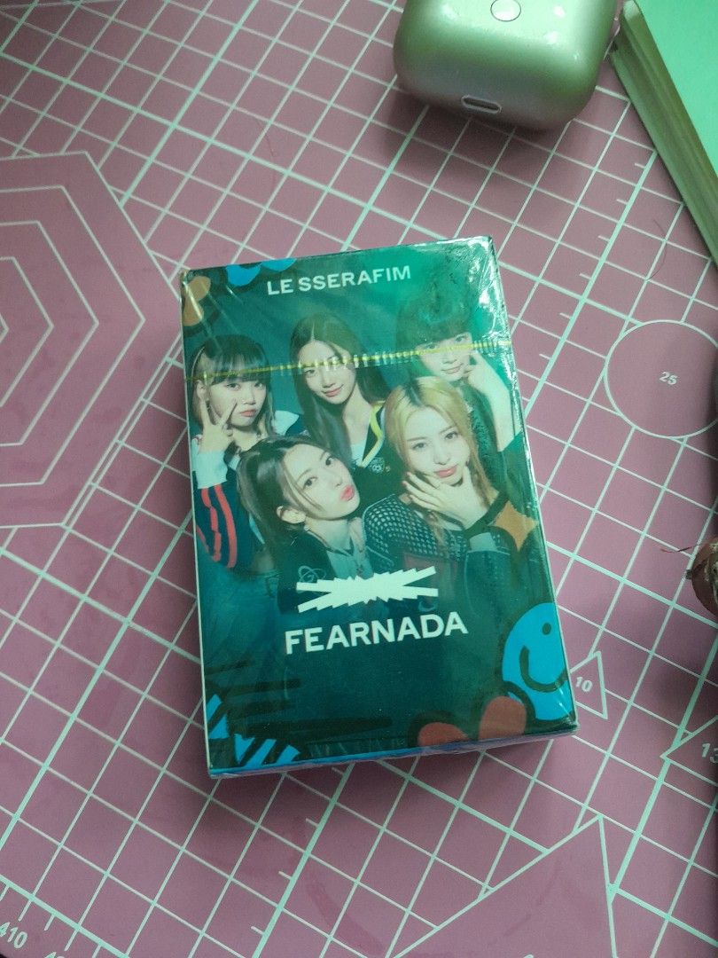 lesserafim lomo cards, Hobbies & Toys, Memorabilia & Collectibles, K ...