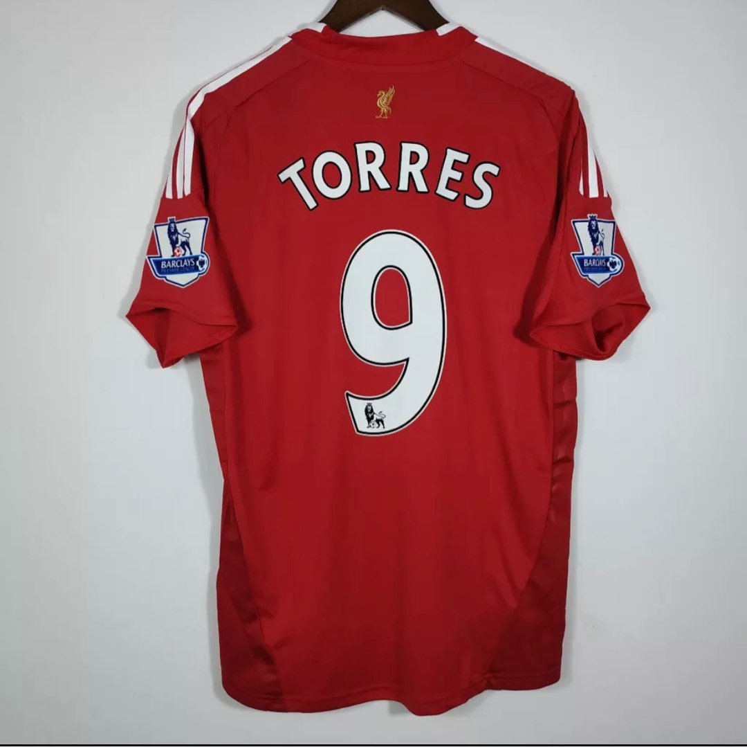 Liverpool 09/10 home jersey, Men's Fashion, Activewear on Carousell
