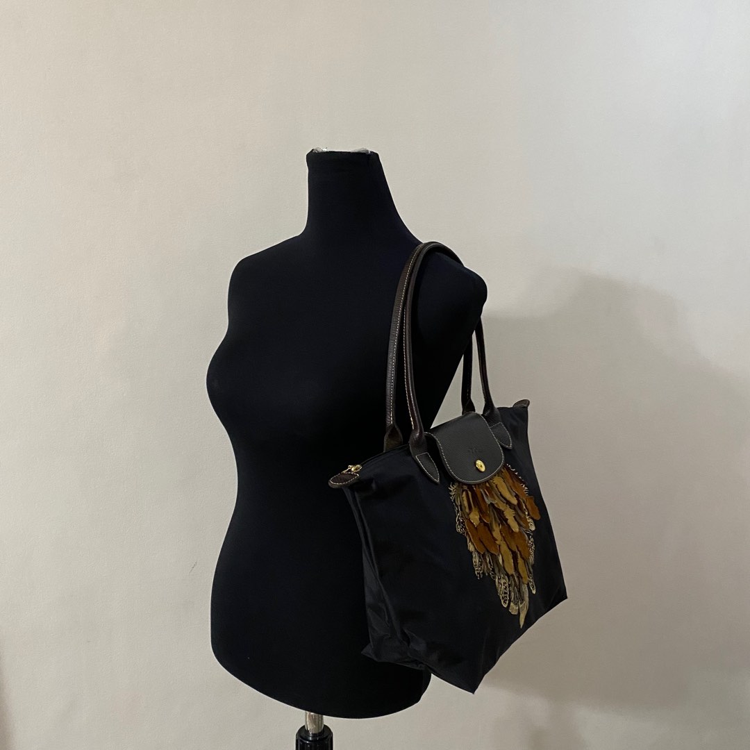Longchamp Le Pliage Black Color 3D Apache Feather Bag, Women's Fashion, Bags & Wallets, Shoulder ...