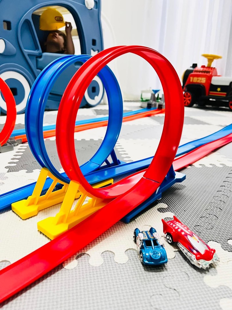 Maisto Dual Racer Challenge Race Track Cars, Hobbies & Toys, Toys ...