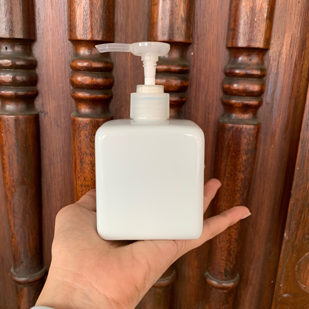 MUJI WHITE PORCELAIN SQUARE DISPENSER on Carousell