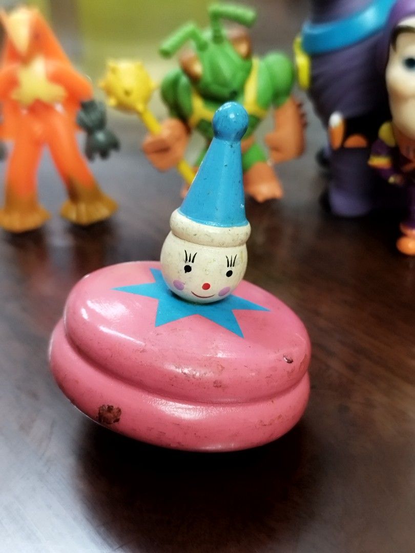 Old Wooden colorful spinning top wooden Toys Tribal Art turumpo on ...