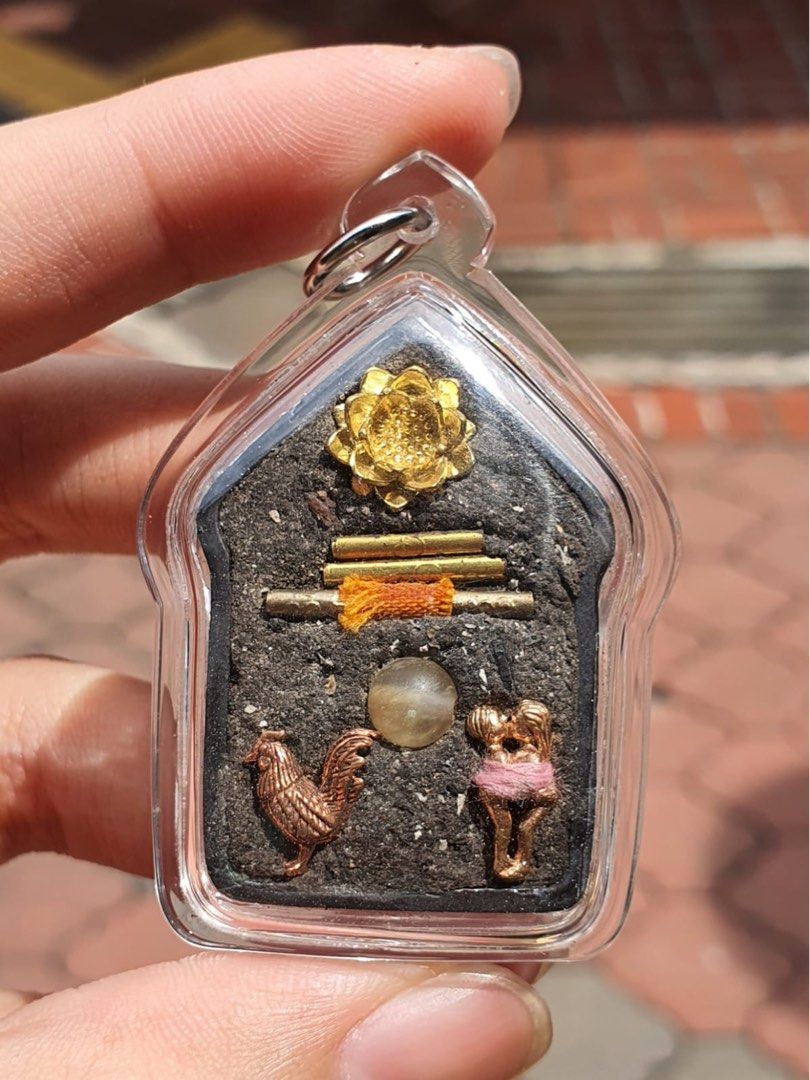 Phra Khun Paen Prai Mae Bua Thong Thai Amulet, Hobbies & Toys, Memorabilia & Collectibles ...