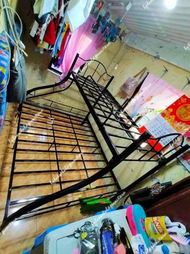 R-type double deck set with uratex foam Queen size lower bed on Carousell
