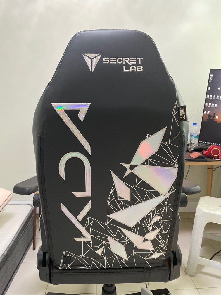 Secretlab KDA All Out Gaming Chair, Furniture & Home Living, Furniture ...