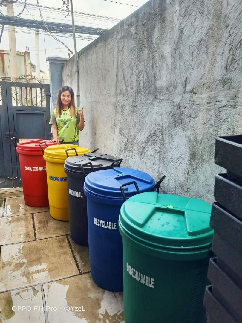 Trash bin trolling, Furniture & Home Living, Cleaning & Homecare Supplies, Waste Bins & Bags on ...