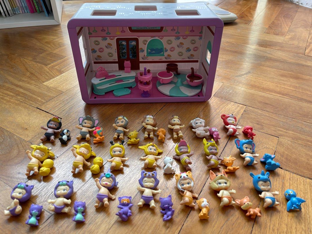 Twozies cafe and dolls, Hobbies & Toys, Toys & Games on Carousell