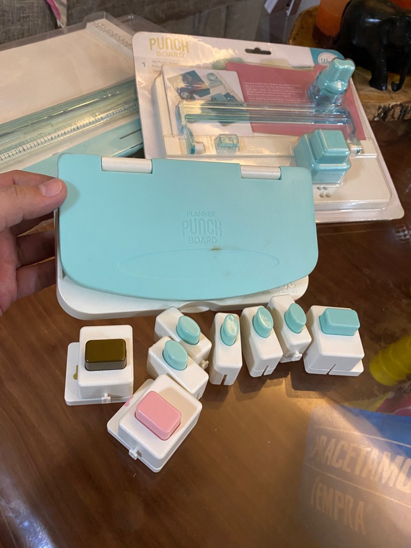 WE R MEMORY KEEPER PLANNER PUNCH BOARD on Carousell