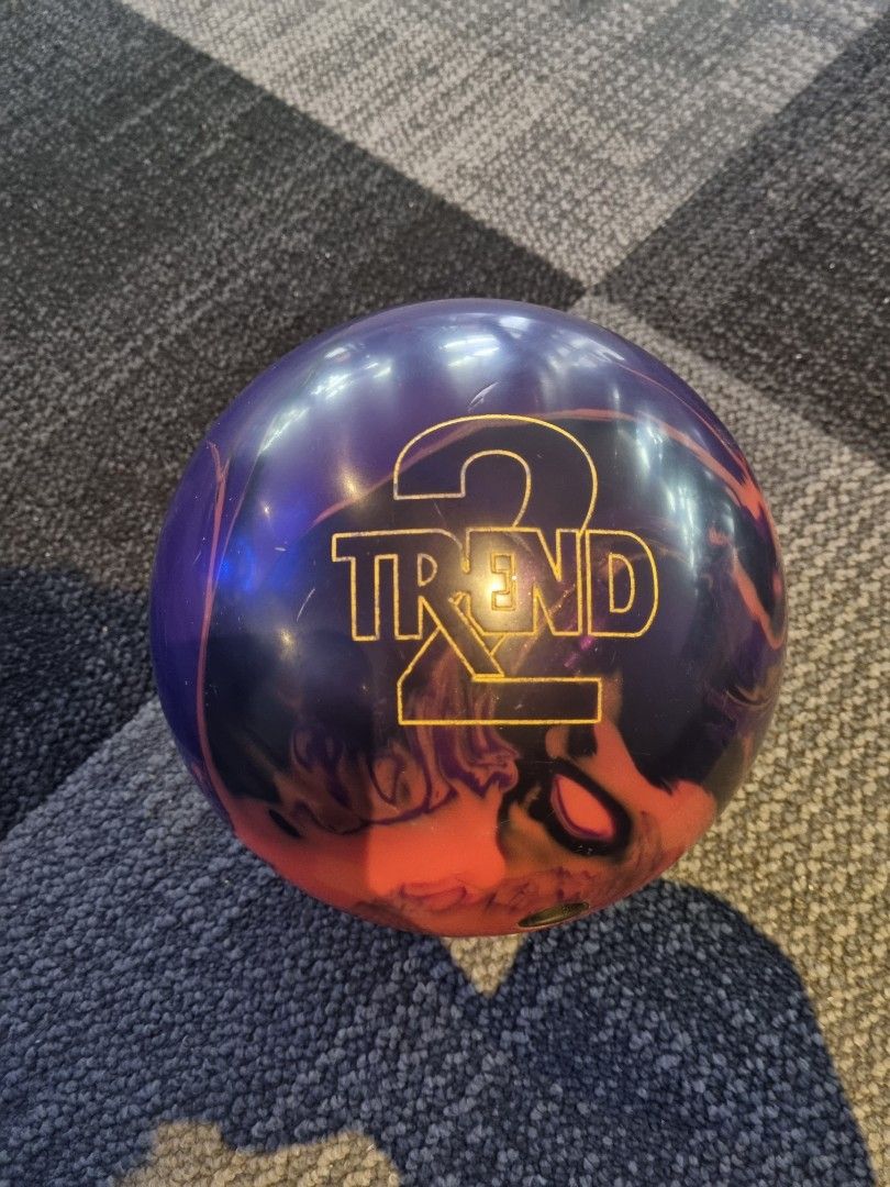 Storm Trend 2 bowling ball, Sports Equipment, Sports & Games, Billiards ...
